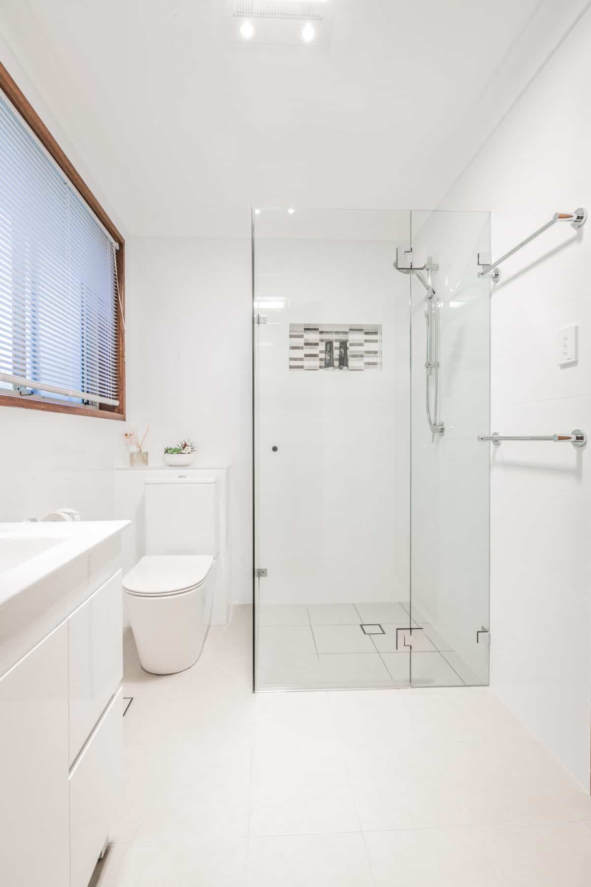 Hunting for the best type of shower screen for your bathroom ...